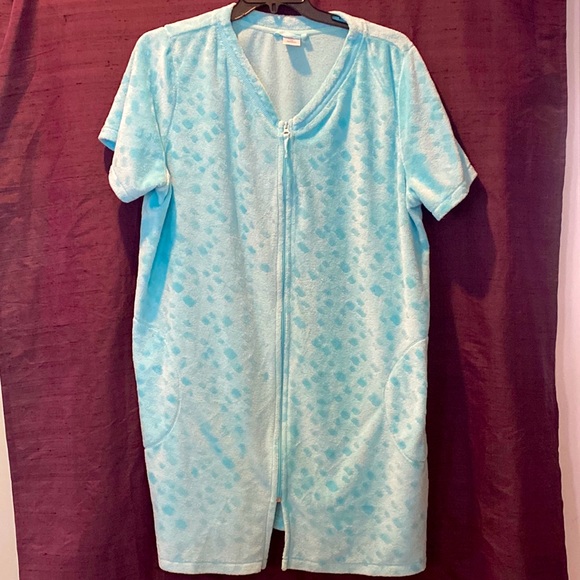 croft & barrow | Intimates & Sleepwear | Aqua Terry Velour Zippered ...